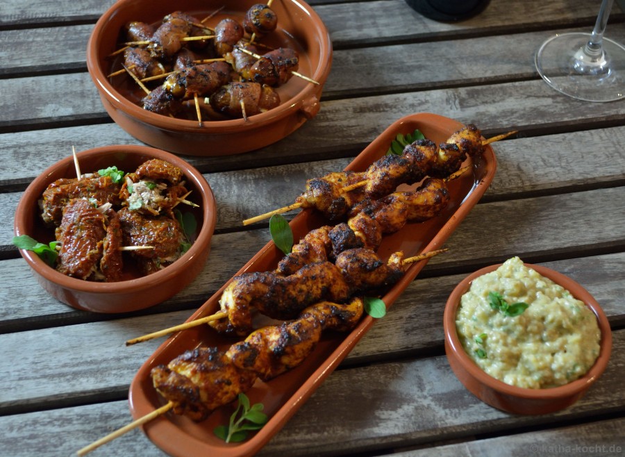 Tapas - rote Curry Hähnchenspieße mit Bananendip - Katha-kocht!